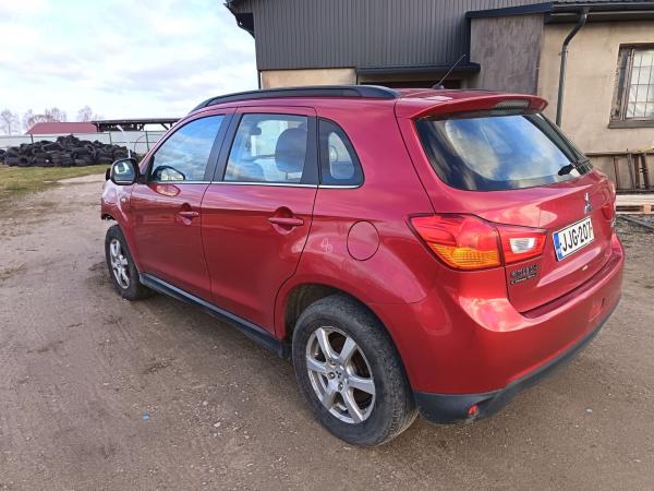 Red Mitsubishi ASX 2014 in Klaipeda, with an engine capacity of 1.60 L and mileage of 118 thousand km for 900 €, photo 5 on AUTOMOTO.COM.LV