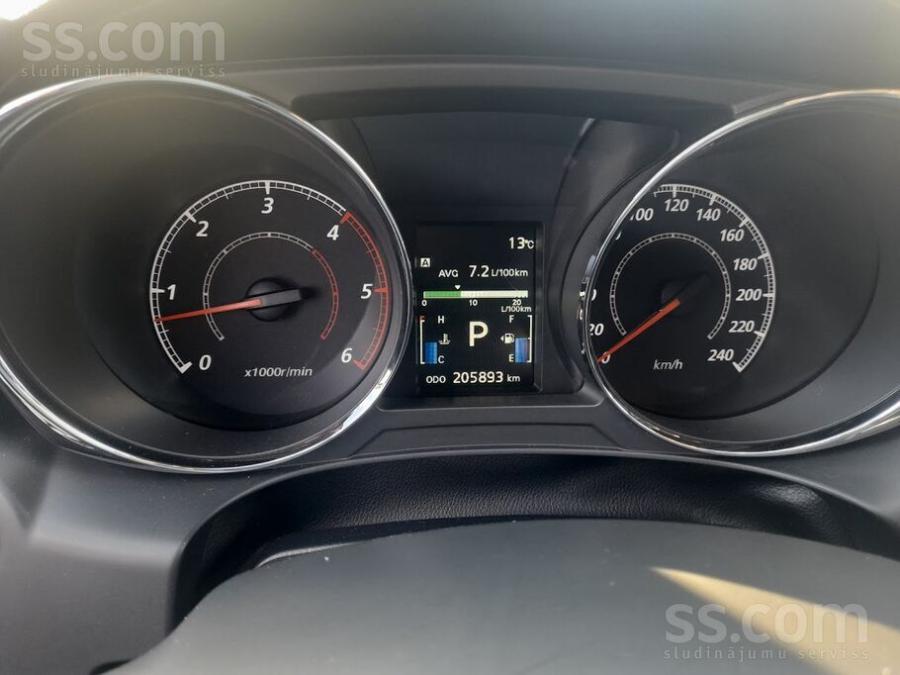 Red Mitsubishi ASX 2015 in Riga, with an engine capacity of 2.20 L and mileage of 206 thousand km for 9990 €, photo 10 on AUTOMOTO.COM.LV