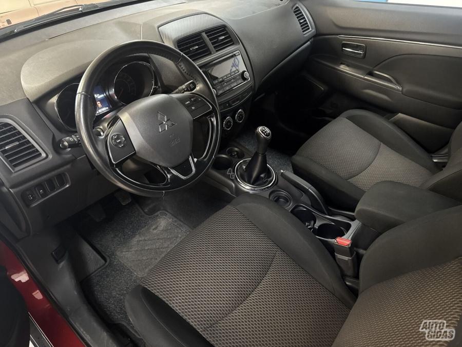 Red Mitsubishi ASX 2017 in Vilnius, with an engine capacity of 1.60 L and mileage of 58 thousand km for 11000 €, photo 9 on AUTOMOTO.COM.LV
