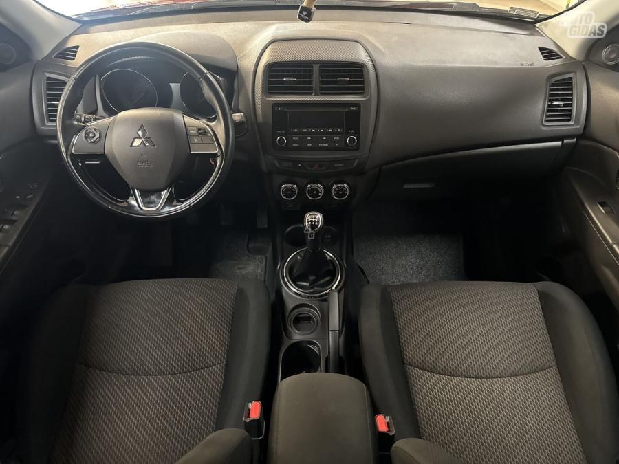 Red Mitsubishi ASX 2017 in Vilnius, with an engine capacity of 1.60 L and mileage of 58 thousand km for 11000 €, photo 13 on AUTOMOTO.COM.LV