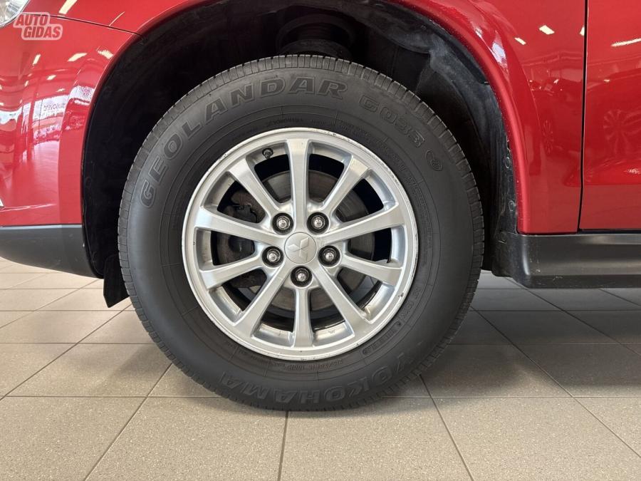 Red Mitsubishi ASX 2017 in Vilnius, with an engine capacity of 1.60 L and mileage of 58 thousand km for 11000 €, photo 18 on AUTOMOTO.COM.LV