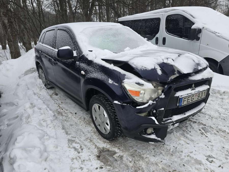 Violets Mitsubishi ASX 2010 Šauļi, ar dzinēja tilpumu 1.60 L un nobraukumu 250 tūkst. km par 1900 €, foto 4 vietnē AUTOMOTO.COM.LV