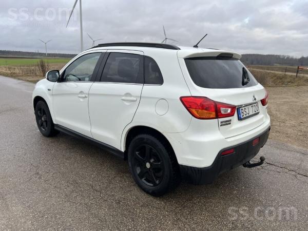 White Mitsubishi ASX 2011 in Telschi, with an engine capacity of 1.80 L and mileage of 282 thousand km for 3650 €, photo 3 on AUTOMOTO.COM.LV