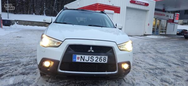 White Mitsubishi ASX 2011 in Vilnius, with an engine capacity of 1.80 L and mileage of 326 thousand km for 4600 €, photo 3 on AUTOMOTO.COM.LV
