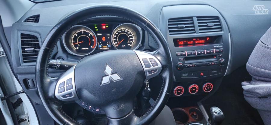 Balts Mitsubishi ASX 2011 Viļņa, ar dzinēja tilpumu 1.80 L un nobraukumu 326 tūkst. km par 4600 €, foto 8 vietnē AUTOMOTO.COM.LV