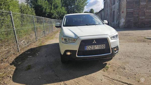 Balts Mitsubishi ASX 2011 Panevēža, ar dzinēja tilpumu 1.80 L un nobraukumu 275 tūkst. km par 4250 €, foto 3 vietnē AUTOMOTO.COM.LV