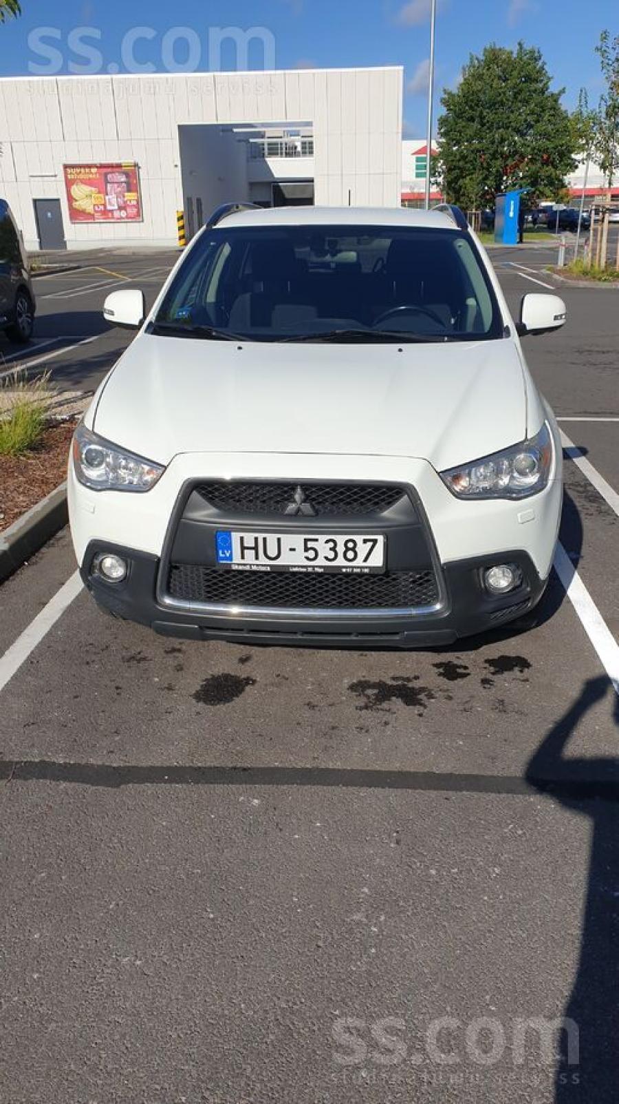 White Mitsubishi ASX 2011 in Riga, with an engine capacity of 1.60 L and mileage of 246 thousand km for 5200 €, photo 1 on AUTOMOTO.COM.LV