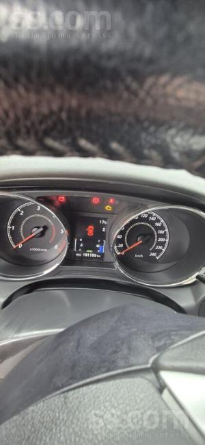 Balts Mitsubishi ASX 2012 Daugavpils, ar dzinēja tilpumu 1.80 L un nobraukumu 184 tūkst. km par 6500 €, foto 6 vietnē AUTOMOTO.COM.LV