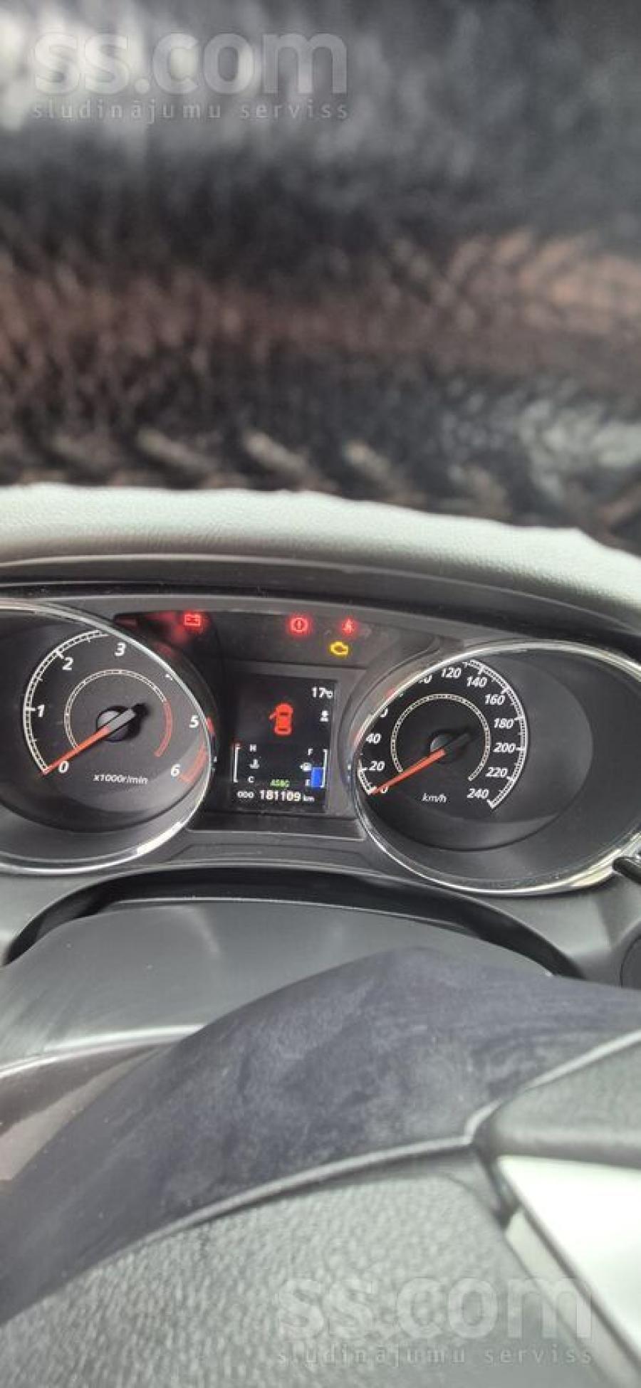 Balts Mitsubishi ASX 2012 Daugavpils, ar dzinēja tilpumu 1.80 L un nobraukumu 184 tūkst. km par 6500 €, foto 6 vietnē AUTOMOTO.COM.LV