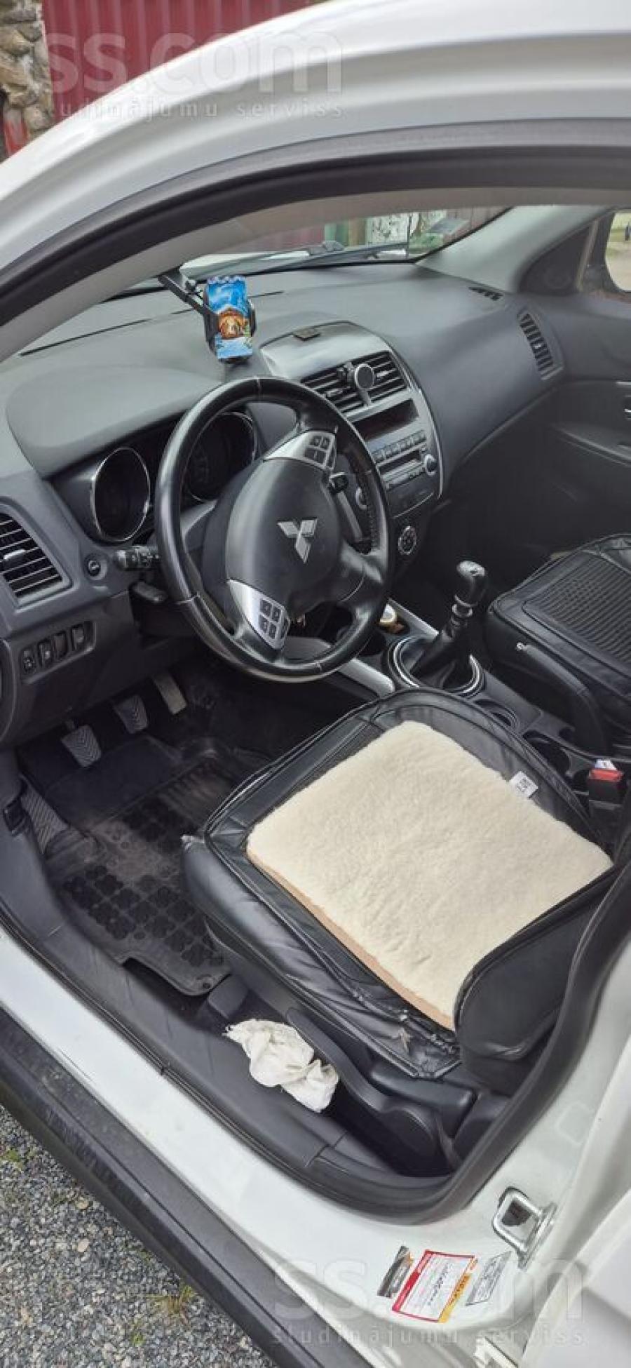 Balts Mitsubishi ASX 2012 Daugavpils, ar dzinēja tilpumu 1.80 L un nobraukumu 184 tūkst. km par 6500 €, foto 8 vietnē AUTOMOTO.COM.LV
