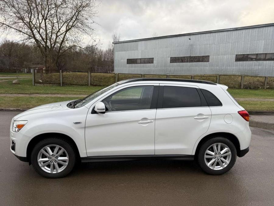 White Mitsubishi ASX 2013 in Vilnius, with an engine capacity of 2.27 L and mileage of 153 thousand km for 5900 €, photo 7 on AUTOMOTO.COM.LV