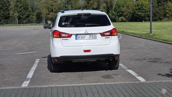 White Mitsubishi ASX 2013 in Panevezys, with an engine capacity of 2.27 L and mileage of 194 thousand km for 6000 €, photo 5 on AUTOMOTO.COM.LV