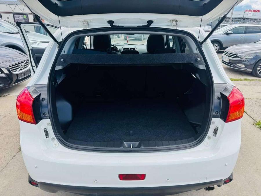Balts Mitsubishi ASX 2014 Kauņa, ar dzinēja tilpumu 1.60 L un nobraukumu 257 tūkst. km par 6800 €, foto 8 vietnē AUTOMOTO.COM.LV