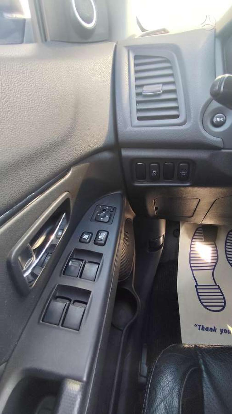 White Mitsubishi ASX 2014 in Kaunas, with an engine capacity of 1.60 L and mileage of 239 thousand km for 6950 €, photo 19 on AUTOMOTO.COM.LV