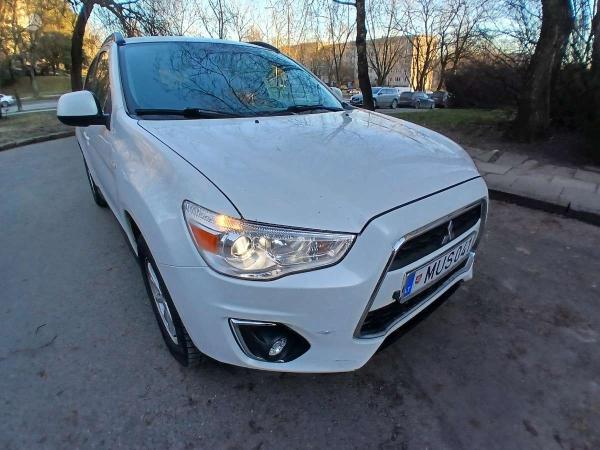 White Mitsubishi ASX 2015 in Vilnius, with an engine capacity of 1.80 L and mileage of 248 thousand km for 2990 €, photo 1 on AUTOMOTO.COM.LV