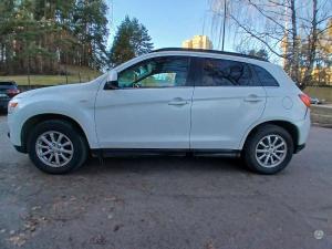 White Mitsubishi ASX 2015 in Vilnius, with an engine capacity of 1.80 L and mileage of 248 thousand km for 2990 €, photo 2 on AUTOMOTO.COM.LV