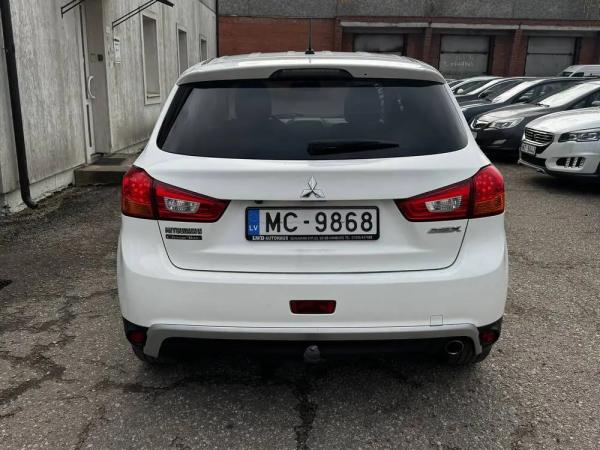 White Mitsubishi ASX 2015 in Daugavpils, with an engine capacity of 1.80 L and mileage of 161 thousand km for 7990 €, photo 5 on AUTOMOTO.COM.LV