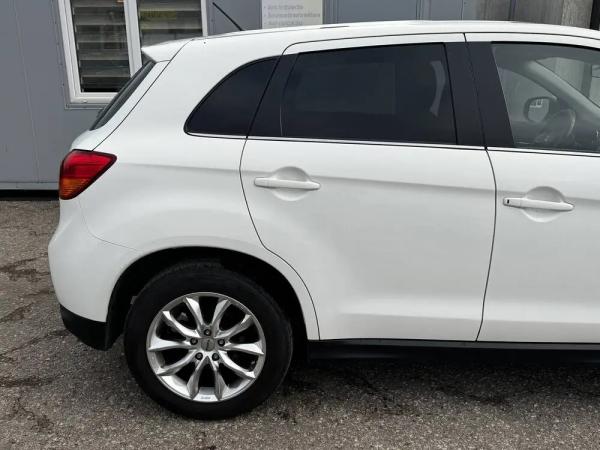 White Mitsubishi ASX 2015 in Daugavpils, with an engine capacity of 1.80 L and mileage of 161 thousand km for 7990 €, photo 8 on AUTOMOTO.COM.LV