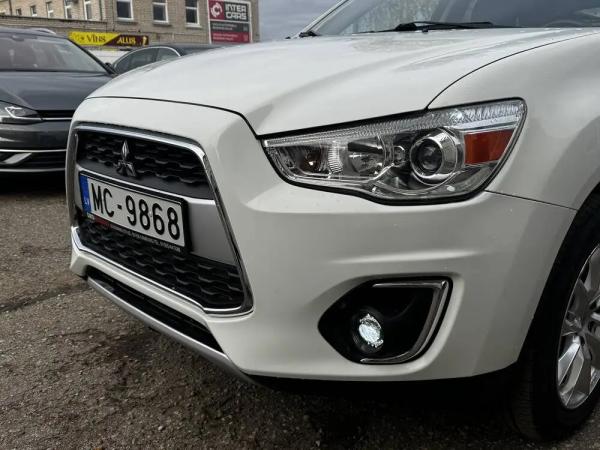 White Mitsubishi ASX 2015 in Daugavpils, with an engine capacity of 1.80 L and mileage of 161 thousand km for 7990 €, photo 9 on AUTOMOTO.COM.LV