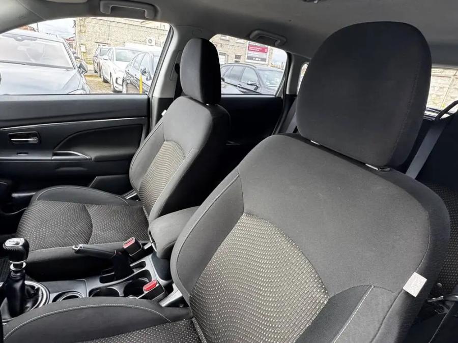 Balts Mitsubishi ASX 2015 Daugavpils, ar dzinēja tilpumu 1.80 L un nobraukumu 161 tūkst. km par 7990 €, foto 24 vietnē AUTOMOTO.COM.LV
