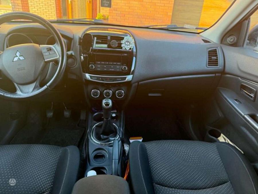 Balts Mitsubishi ASX 2015 Kėdainiai, ar dzinēja tilpumu 1.59 L un nobraukumu 73 tūkst. km par 8500 €, foto 5 vietnē AUTOMOTO.COM.LV