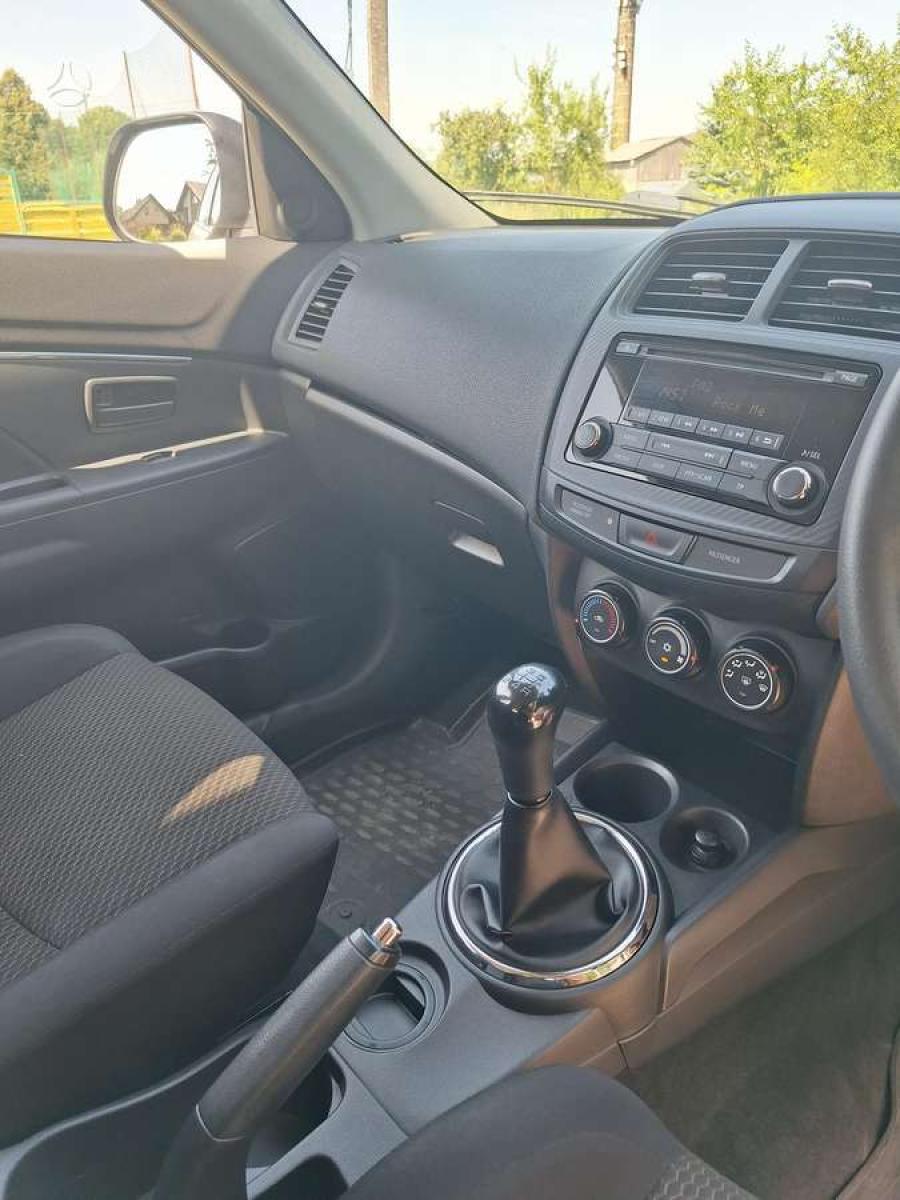 White Mitsubishi ASX 2016 in Klaipeda, with an engine capacity of 1.60 L and mileage of 110 thousand km for 1850 €, photo 11 on AUTOMOTO.COM.LV