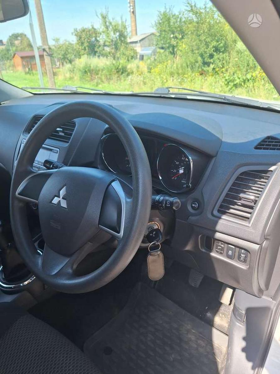 White Mitsubishi ASX 2016 in Klaipeda, with an engine capacity of 1.60 L and mileage of 110 thousand km for 1850 €, photo 12 on AUTOMOTO.COM.LV