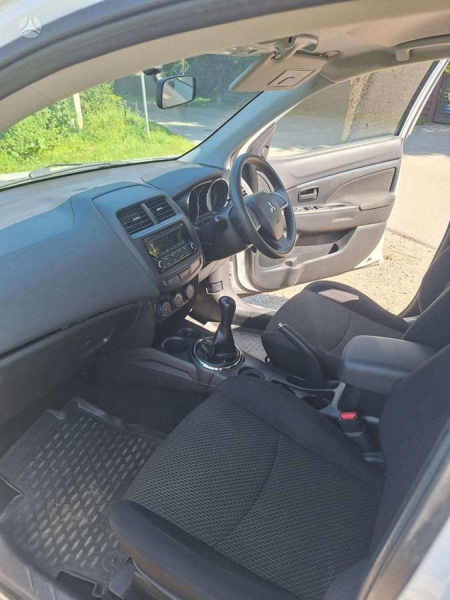 White Mitsubishi ASX 2016 in Klaipeda, with an engine capacity of 1.60 L and mileage of 110 thousand km for 1850 €, photo 15 on AUTOMOTO.COM.LV