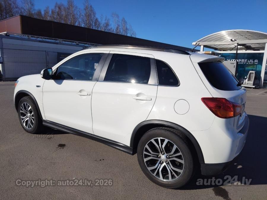 White Mitsubishi ASX 2016 in Tallinn, with an engine capacity of 2.30 L and mileage of 178 thousand km for 9999 €, photo 4 on AUTOMOTO.COM.LV