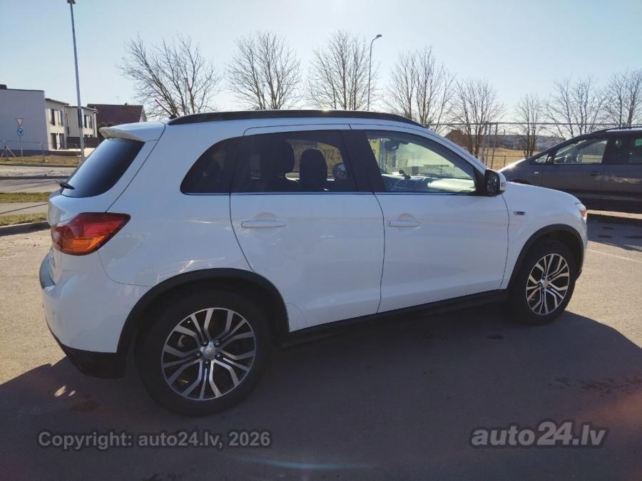 White Mitsubishi ASX 2016 in Tallinn, with an engine capacity of 2.30 L and mileage of 178 thousand km for 9999 €, photo 6 on AUTOMOTO.COM.LV