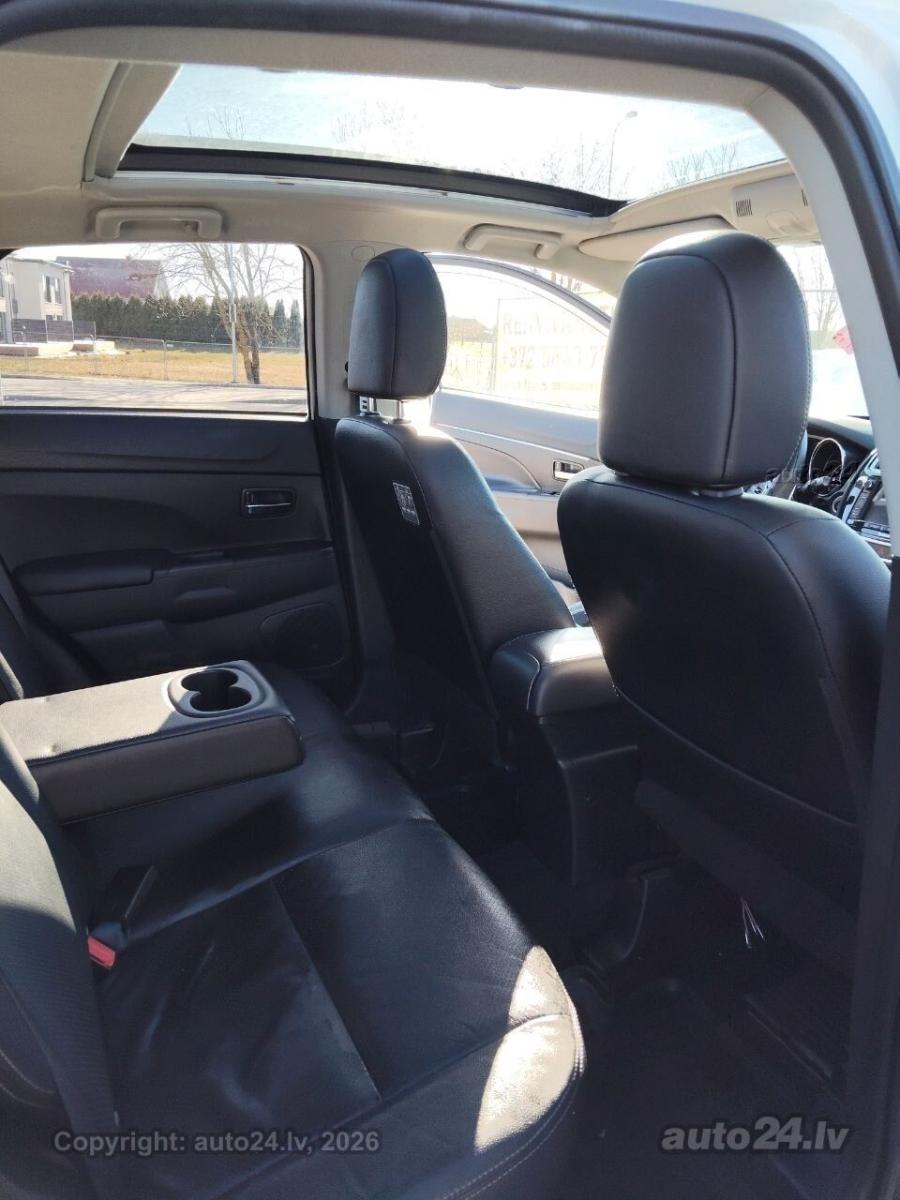White Mitsubishi ASX 2016 in Tallinn, with an engine capacity of 2.30 L and mileage of 178 thousand km for 9999 €, photo 9 on AUTOMOTO.COM.LV