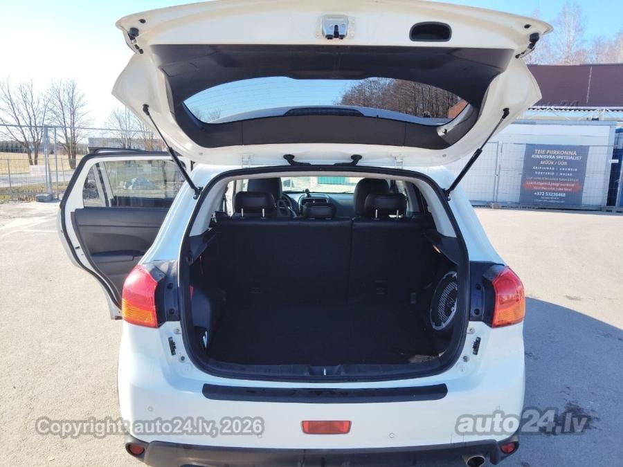 White Mitsubishi ASX 2016 in Tallinn, with an engine capacity of 2.30 L and mileage of 178 thousand km for 9999 €, photo 10 on AUTOMOTO.COM.LV