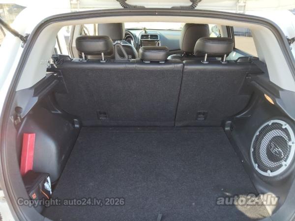 White Mitsubishi ASX 2016 in Tallinn, with an engine capacity of 2.30 L and mileage of 178 thousand km for 9999 €, photo 10 on AUTOMOTO.COM.LV