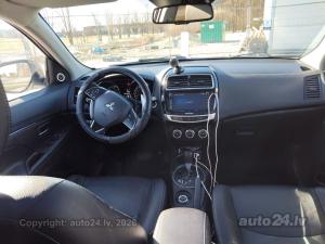 White Mitsubishi ASX 2016 in Tallinn, with an engine capacity of 2.30 L and mileage of 178 thousand km for 9999 €, photo 12 on AUTOMOTO.COM.LV