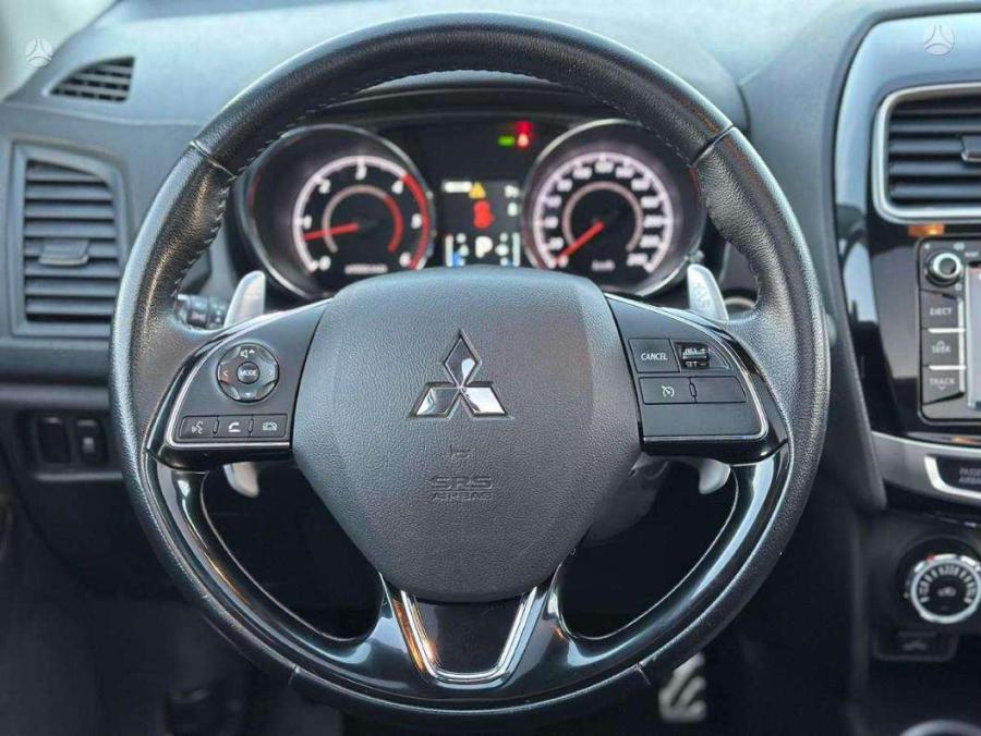 White Mitsubishi ASX 2017 in Vilnius, with an engine capacity of 2.27 L and mileage of 309 thousand km for 6600 €, photo 26 on AUTOMOTO.COM.LV