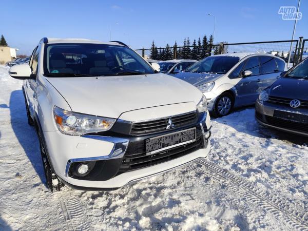White Mitsubishi ASX 2017 in Utena, with an engine capacity of 2.30 L and mileage of 207 thousand km for 9850 €, photo 2 on AUTOMOTO.COM.LV