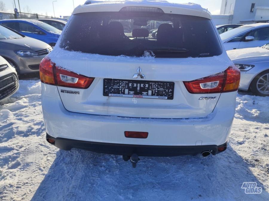 White Mitsubishi ASX 2017 in Utena, with an engine capacity of 2.30 L and mileage of 207 thousand km for 9850 €, photo 6 on AUTOMOTO.COM.LV
