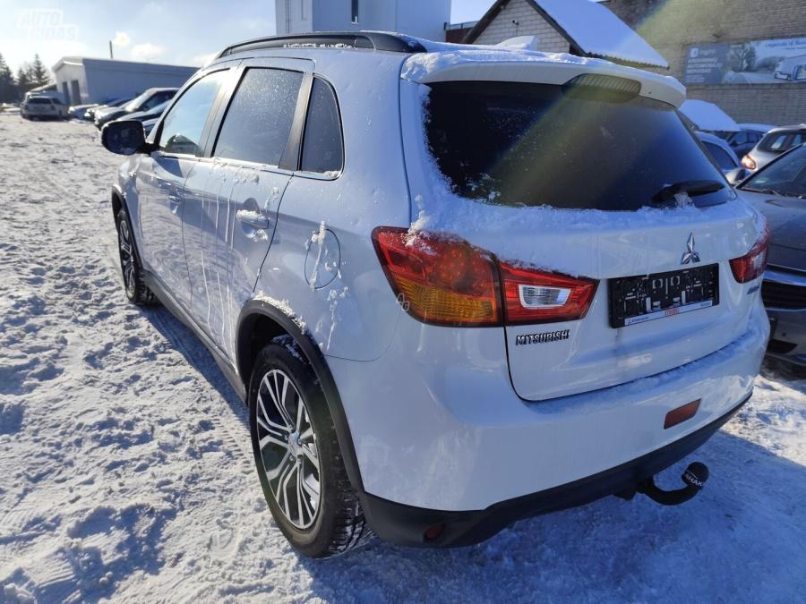 White Mitsubishi ASX 2017 in Utena, with an engine capacity of 2.30 L and mileage of 207 thousand km for 9850 €, photo 7 on AUTOMOTO.COM.LV