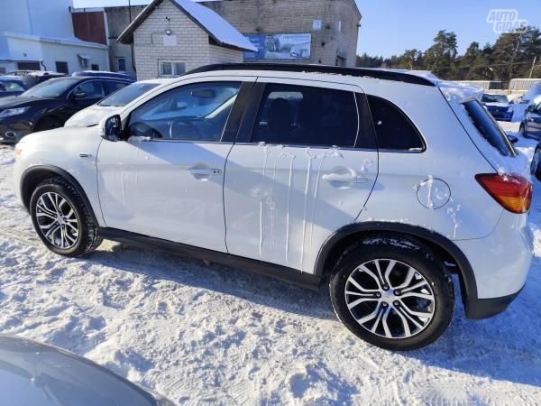 White Mitsubishi ASX 2017 in Utena, with an engine capacity of 2.30 L and mileage of 207 thousand km for 9850 €, photo 8 on AUTOMOTO.COM.LV