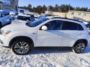 White Mitsubishi ASX 2017 in Utena, with an engine capacity of 2.30 L and mileage of 207 thousand km for 9850 €, photo 9 on AUTOMOTO.COM.LV