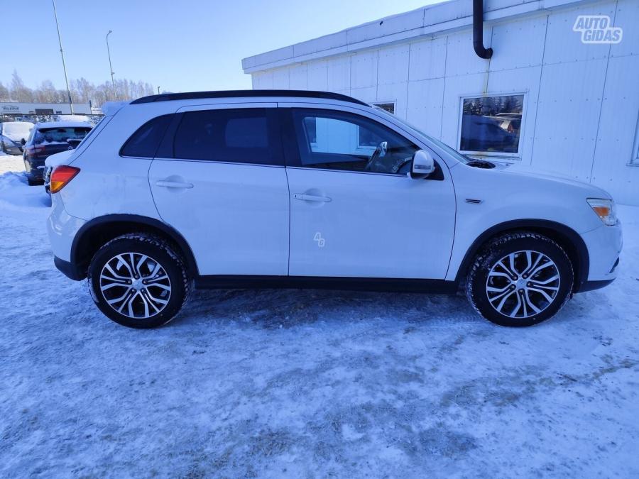 White Mitsubishi ASX 2017 in Utena, with an engine capacity of 2.30 L and mileage of 207 thousand km for 9850 €, photo 13 on AUTOMOTO.COM.LV