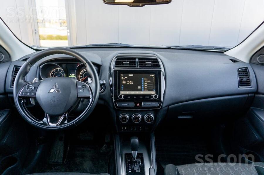 White Mitsubishi ASX 2020 in Riga, with an engine capacity of 2.00 L and mileage of 149 thousand km for 14990 €, photo 12 on AUTOMOTO.COM.LV