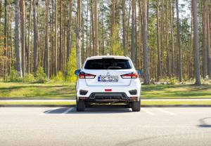 White Mitsubishi ASX 2020 in Riga, with an engine capacity of 2.00 L and mileage of 149 thousand km for 11590 €, photo 6 on AUTOMOTO.COM.LV