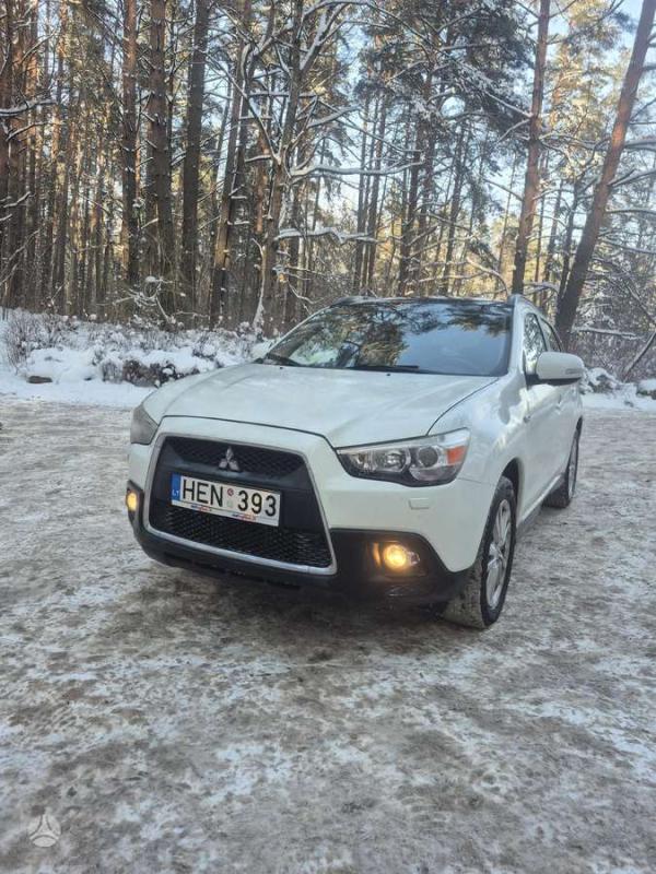 White Mitsubishi ASX 2010 in Vilnius, with an engine capacity of 1.80 L and mileage of 269 thousand km for 4499 €, photo 1 on AUTOMOTO.COM.LV