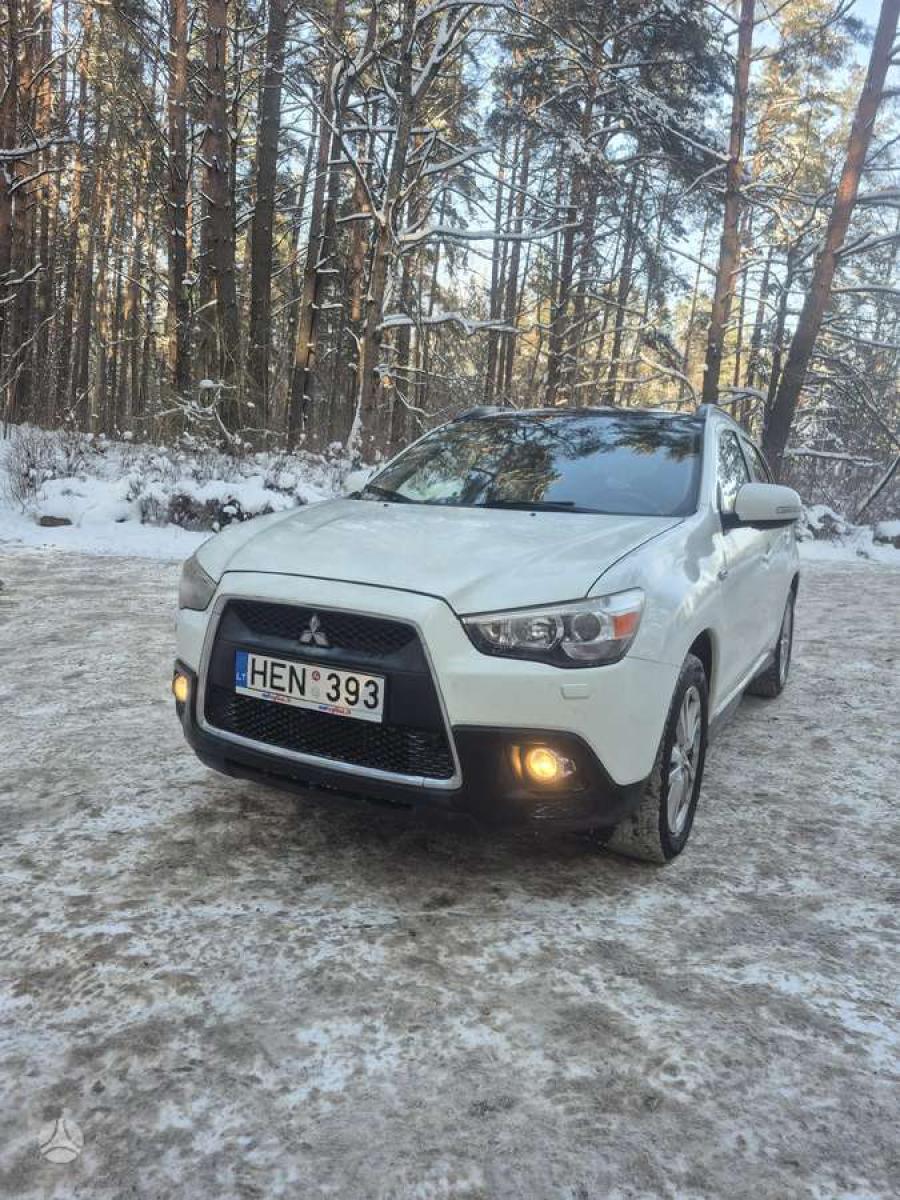 White Mitsubishi ASX 2010 in Vilnius, with an engine capacity of 1.80 L and mileage of 269 thousand km for 4499 €, photo 1 on AUTOMOTO.COM.LV
