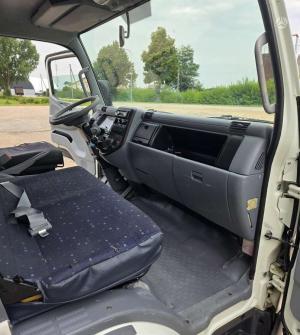 White Mitsubishi Canter 2009 in Taurage, with an engine capacity of 3.00 L and mileage of 224 thousand km for 9300 €, photo 11 on AUTOMOTO.COM.LV