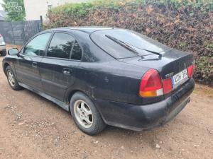 Melns Mitsubishi Carisma 1999 Klaipėda, ar dzinēja tilpumu 1.80 L un nobraukumu 353 tūkst. km par 650 €, foto 5 vietnē AUTOMOTO.COM.LV