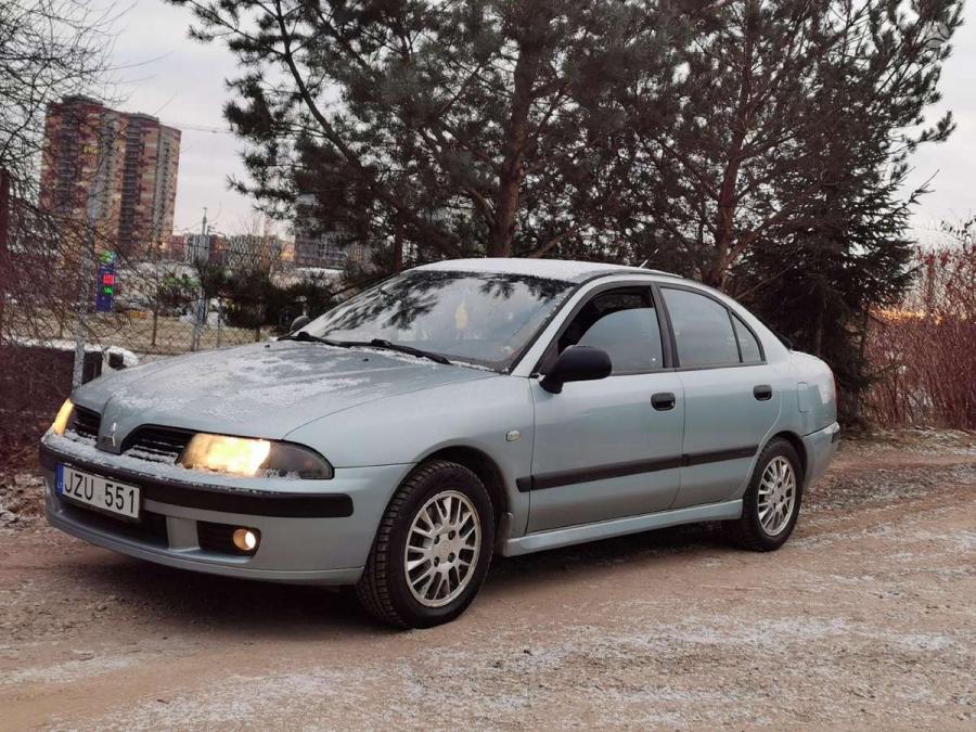 Blue Mitsubishi Carisma 2006 in Vilnius, with an engine capacity of 1.60 L and mileage of 280 thousand km for 600 €, photo 4 on AUTOMOTO.COM.LV