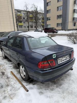Blue Mitsubishi Carisma 2001 in Kaunas, with an engine capacity of 1.99 L and mileage of 225 thousand km for 799 €, photo 2 on AUTOMOTO.COM.LV