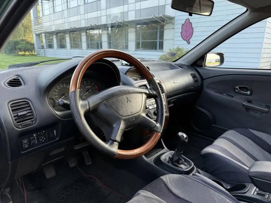 Зеленый Мицубиси Харизма 1999 в Рига, объемом двигателя 1.80 л и пробегом 259 тыс. км за 800 €, фото 11 на AUTOMOTO.COM.LV